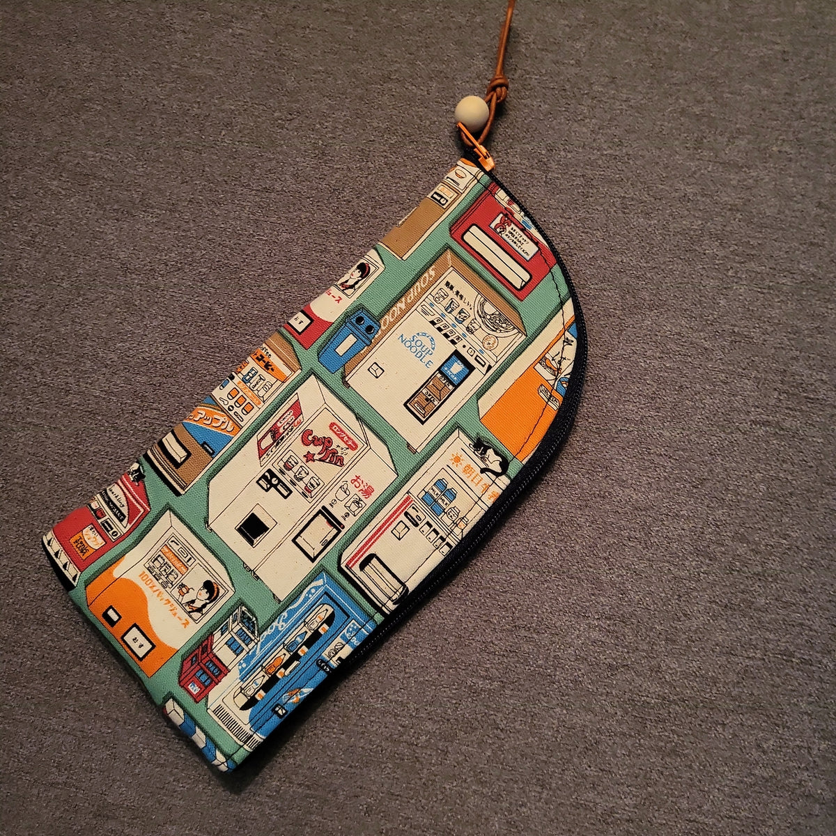 Japanese Vending Machine -Sunglass Case – mudandthread